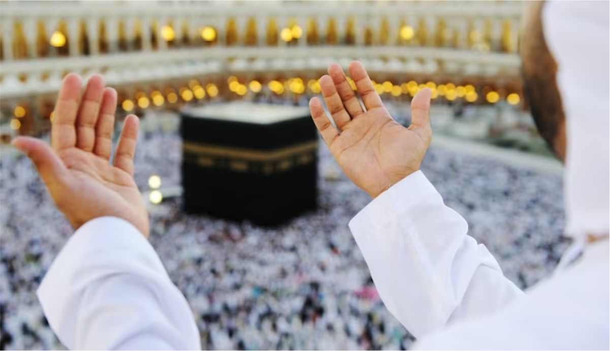 Apa Makna Kalimat Talbiyah? Ketahui Bacaan dan Artinya Disini!